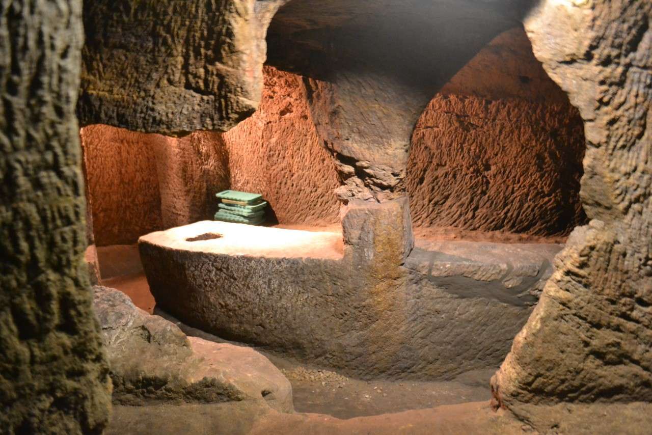 Gilmerton Cove - Edinburgh: Complete Visitor Guide | Out About Scotland