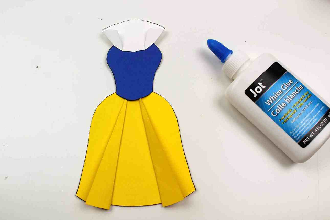 Snow White Ornament for Preschoolers · The Inspiration Edit