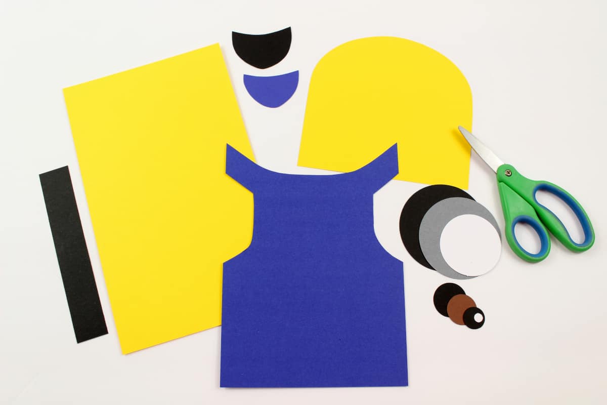 Adorable Minions Puppet Craft for Kids! - The Inspiration Edit