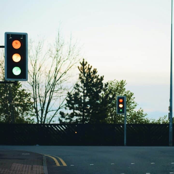 The Confusion Behind Red and Yellow Light Crashes | The Inspiration Edit