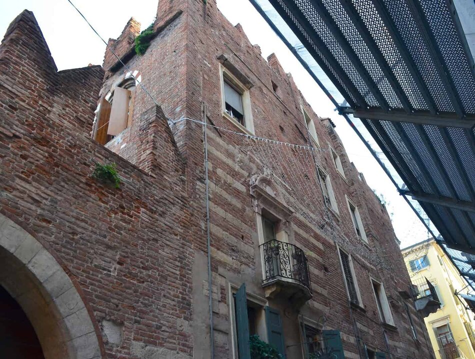 romeo and juliet capulet house