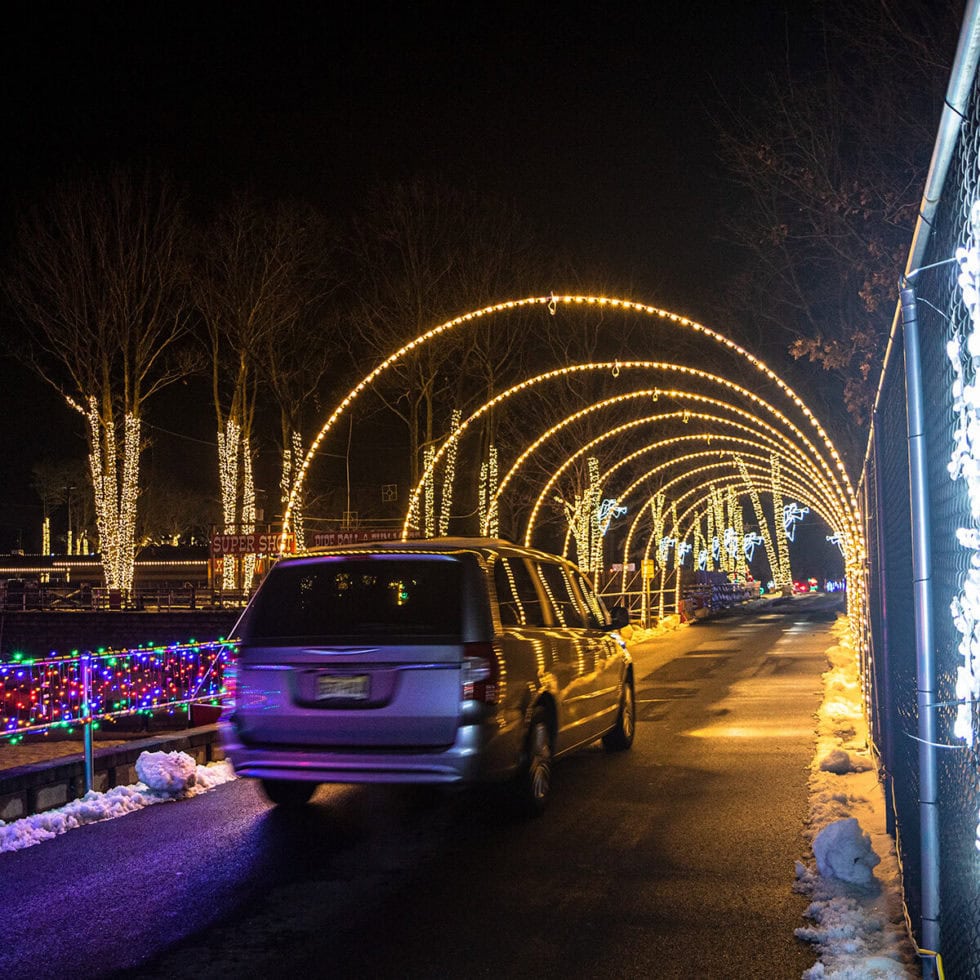 Holiday Light Show - Diggerland USA