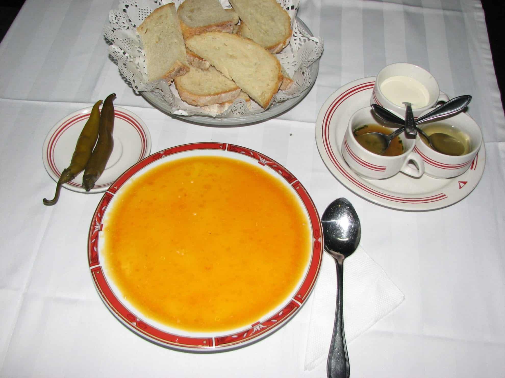 Unde se mănâncă cea mai bună ciorbă de burtă din Sibiu - Kon Tiki și ...