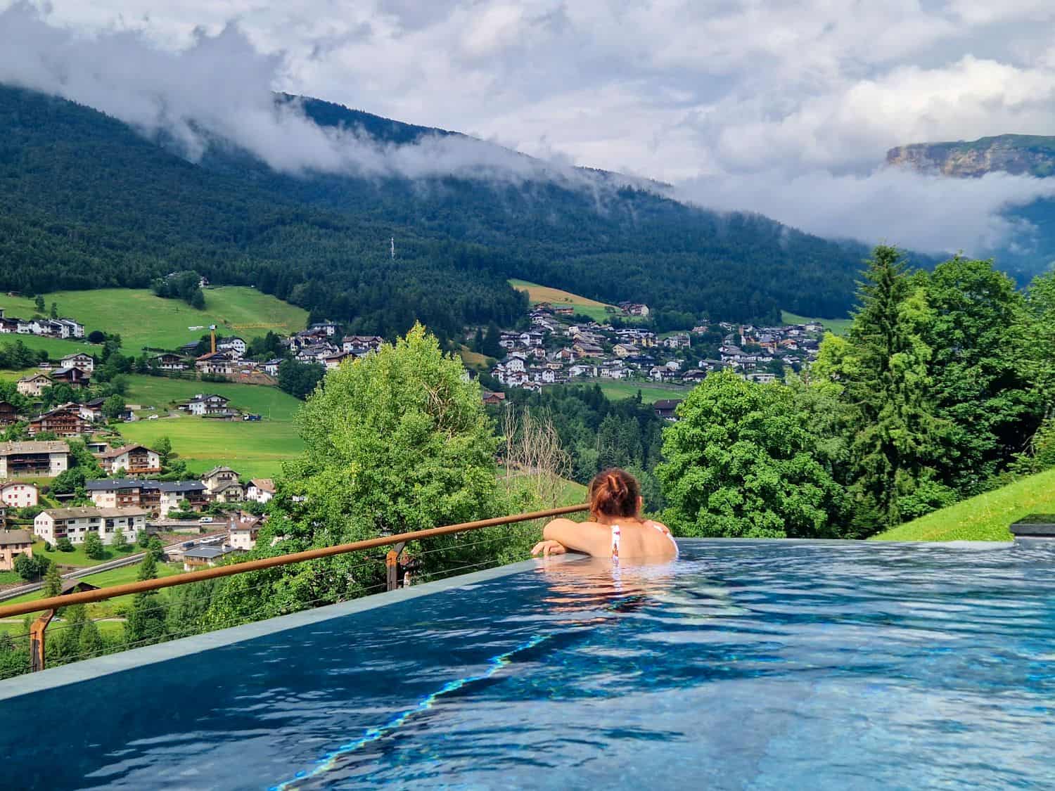 Val Gardena Vs Cortina: Where To Stay?
