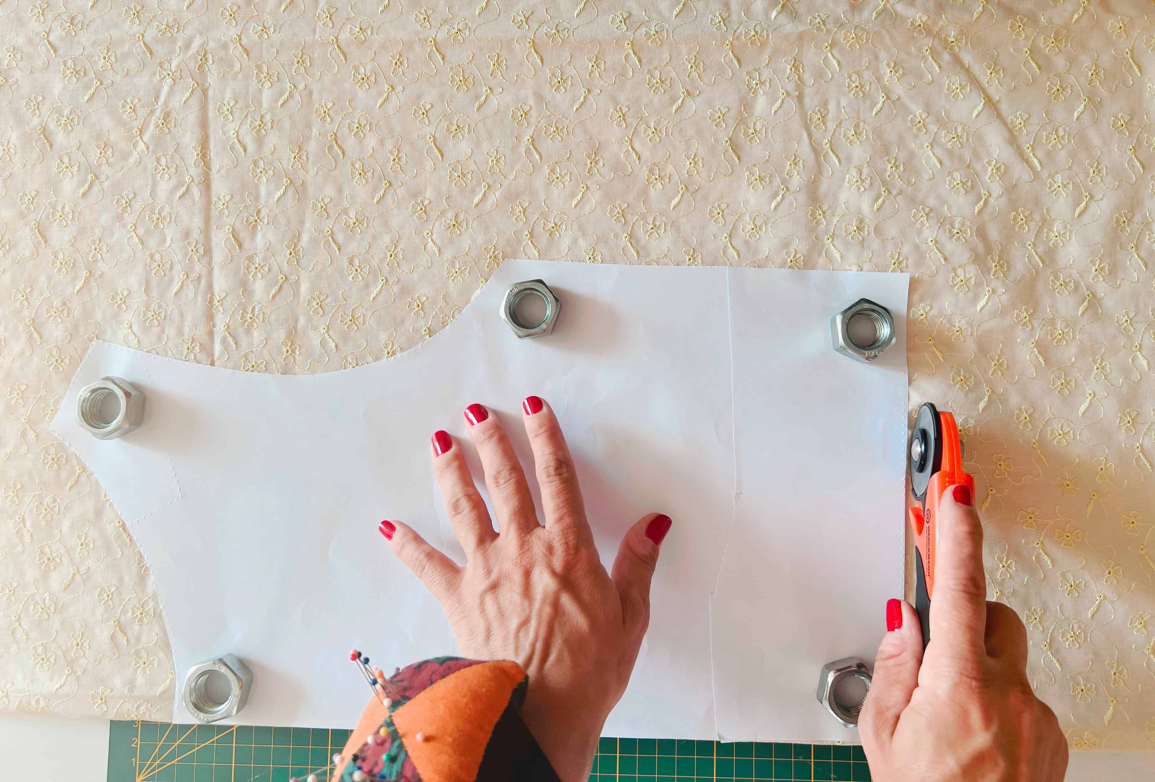 How to Sew Darts Easy Step-by-Step Sewing Tutorial - Sparrow Refashion ...