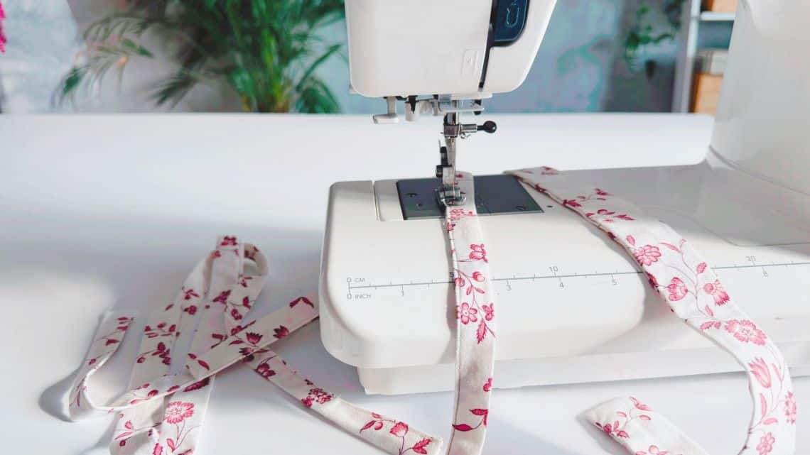 How to Sew Straps: 6 Easy Methods for Bags, Dresses & More - Sparrow ...