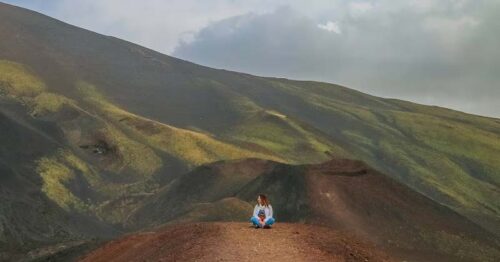 Why Am I So Boring? 10 signs you bore the hell out of everyone!