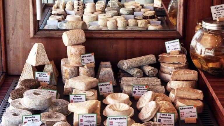 200+ types of French shop names in France, businesses & services too