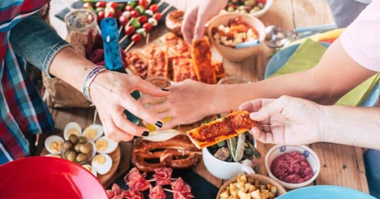 Here's why the aperitif is important in France: Apéro hour explained!