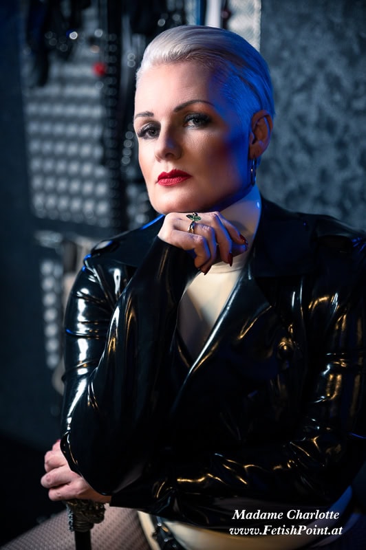 Madame Charlotte | regelmäßig in Wien - FetishPoint Magazine