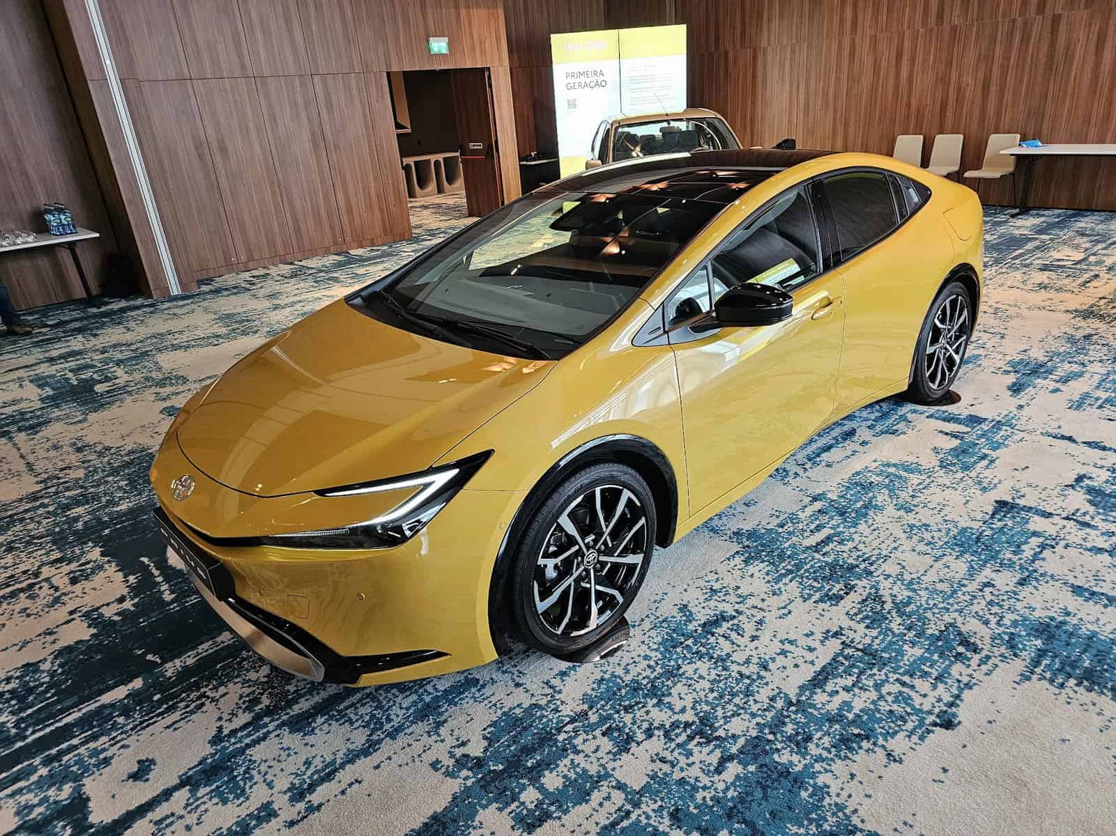 (Hands-On) Toyota Prius: Nova geração do ícone! - Leak