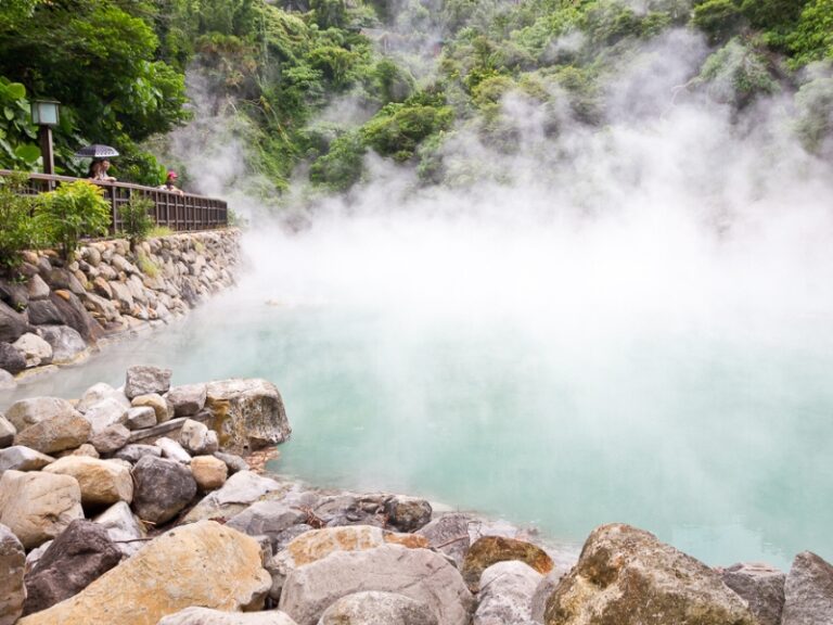 The Ultimate Yangmingshan National Park Guide - Taiwan Obsessed
