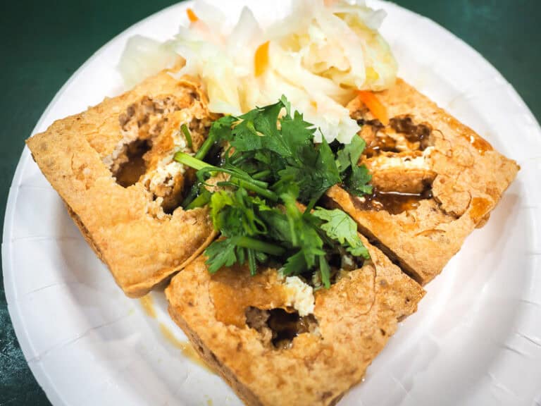 What to Eat at Tonghua (Linjiang Street) Night Market in Taipei ...