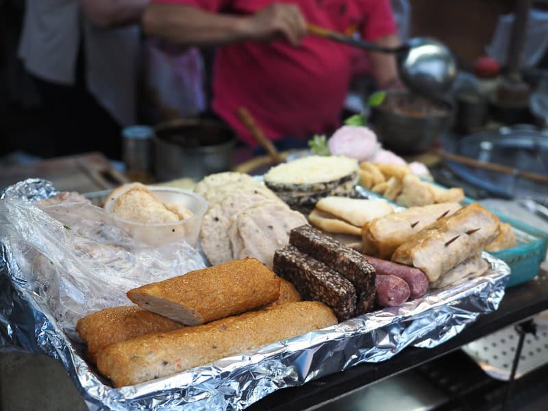 What to Eat at Tonghua (Linjiang Street) Night Market in Taipei ...