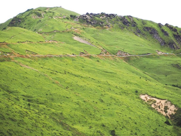 How to Visit Hehuanshan for Epic Sunrises, Hiking, and Snow - Taiwan ...