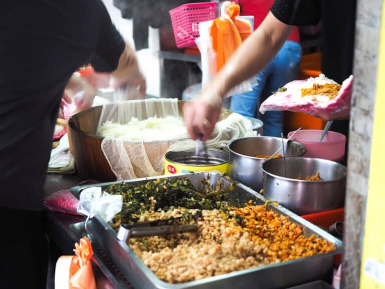 A Taiwanese Breakfast Foods Guide (with Menu Decoder!) - Taiwan Obsessed