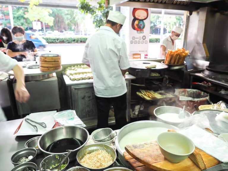 A Taiwanese Breakfast Foods Guide (with Menu Decoder!) - Taiwan Obsessed