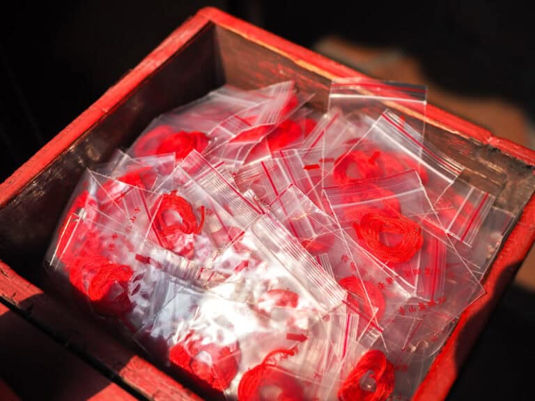 Longshan Temple: How to Pray for Love at Taipei’s Top Temple - Taiwan ...