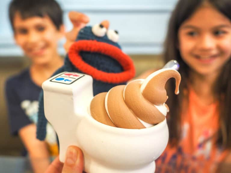 Eating Poo at Modern Toilet Restaurant in Taipei, Taiwan - Taiwan Obsessed