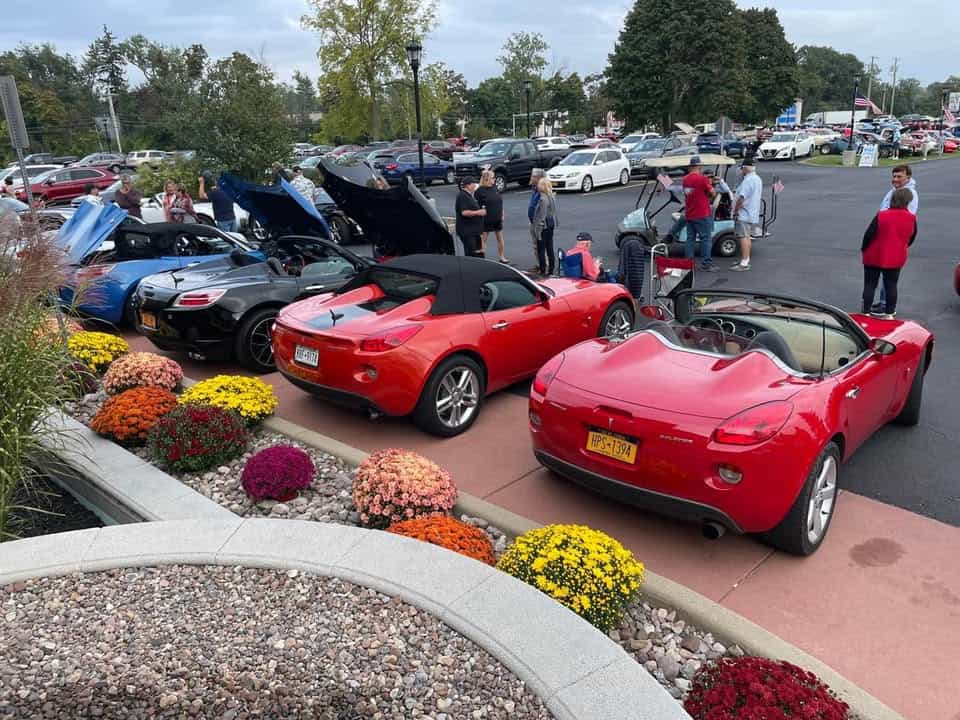 GM Kappa Cruise Night at the Wurlitzer - Saturn Sky and Pontiac ...