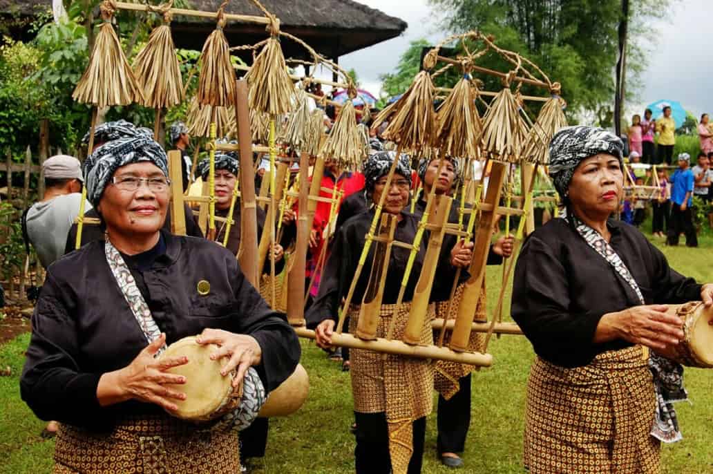 The Indonesian Angklung: From Village Ritual to Soft Power Diplomacy ...