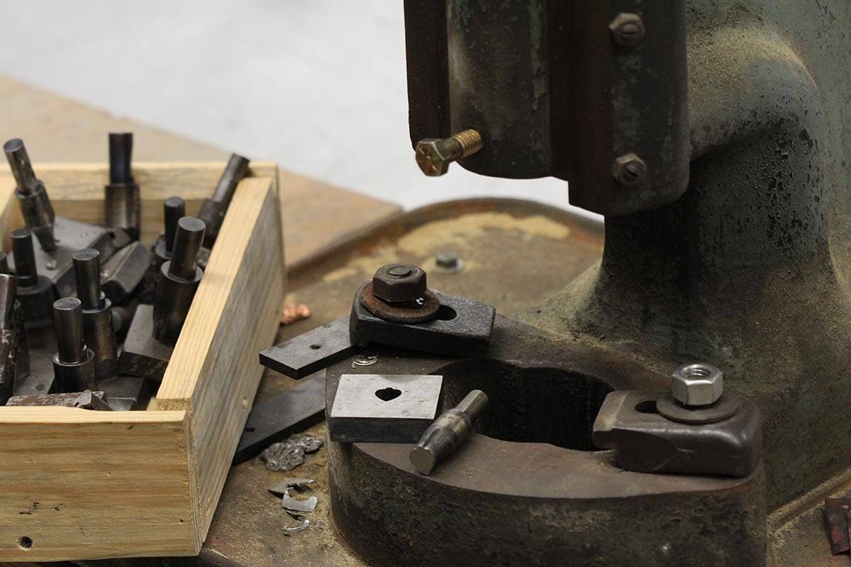 Making vintage jewelry that is truly authentic | Craftsmanship Magazine