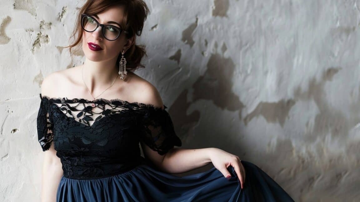 All-Black Outfits For Women: 11 Great Looks! - Luxe Luminous