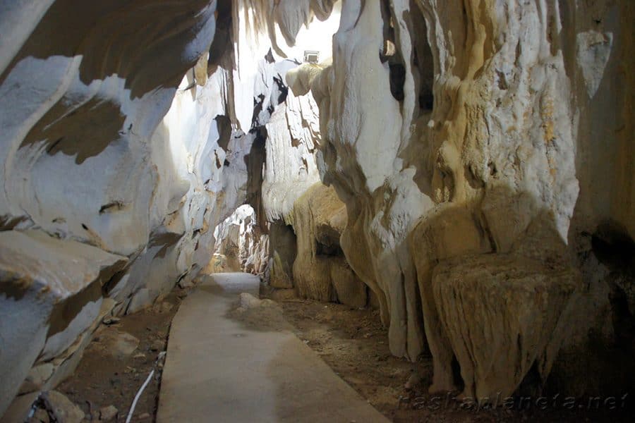 Top 10 Hidden Gem Halong Bay Caves | Explore More - Vietnam Is Awesome