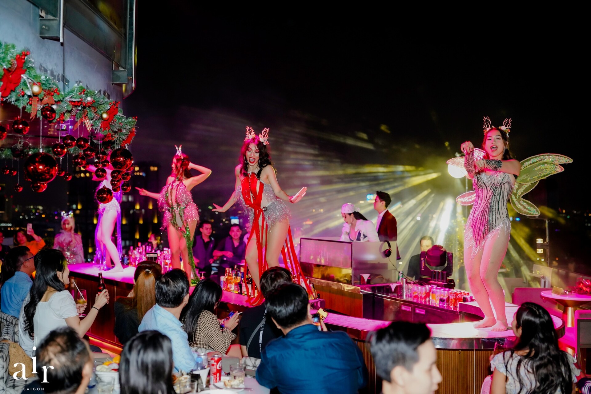 Experience Ho Chi Minh City Nightlife 2023 | A Guide To Saigon Bars, Clubs, & More - Vietnam Is ...