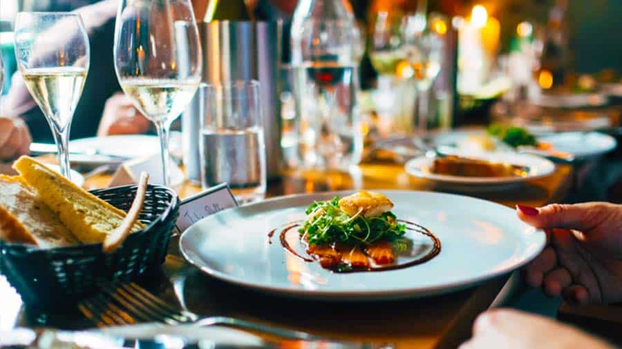 How to explain the French gastronomic meal to your mom