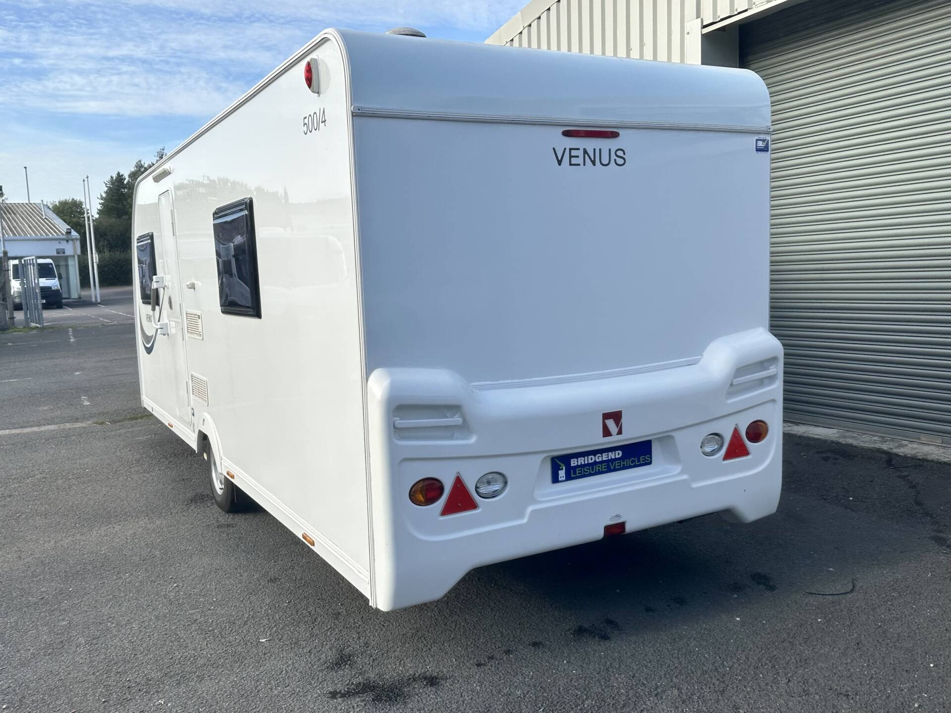 Lunar Venus 500/4 4 Berth (2014) - Bridgend Leisure Vehicles