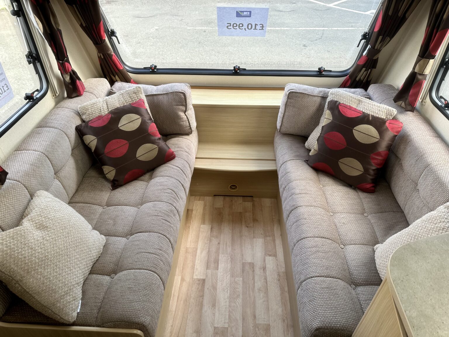 Lunar Venus 500/4 4 Berth (2014) - Bridgend Leisure Vehicles