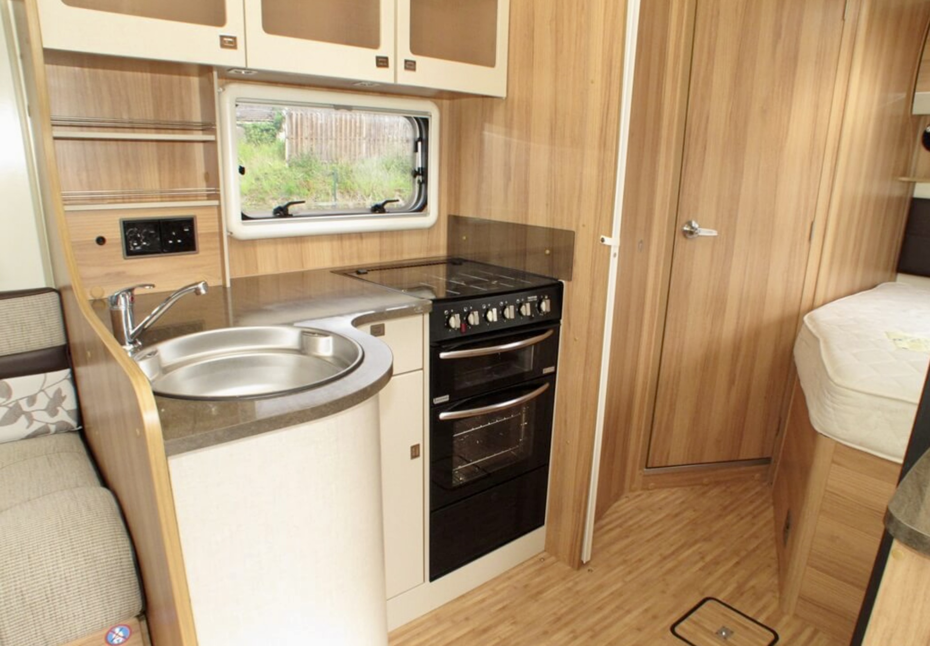 Bailey Approach Autograph 740 4 Berth Motorhome (2014) - Bridgend ...