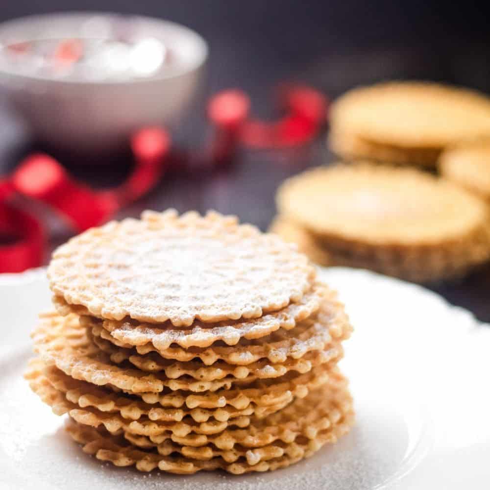 Easy Anise Pizzelle Recipe: Traditional Italian Cookie - Simple Italian ...