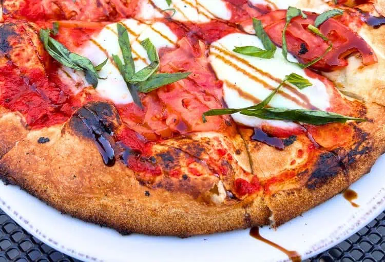 The Perfect Italian Pizza Recipe - What is it? - Simple Italian Cooking