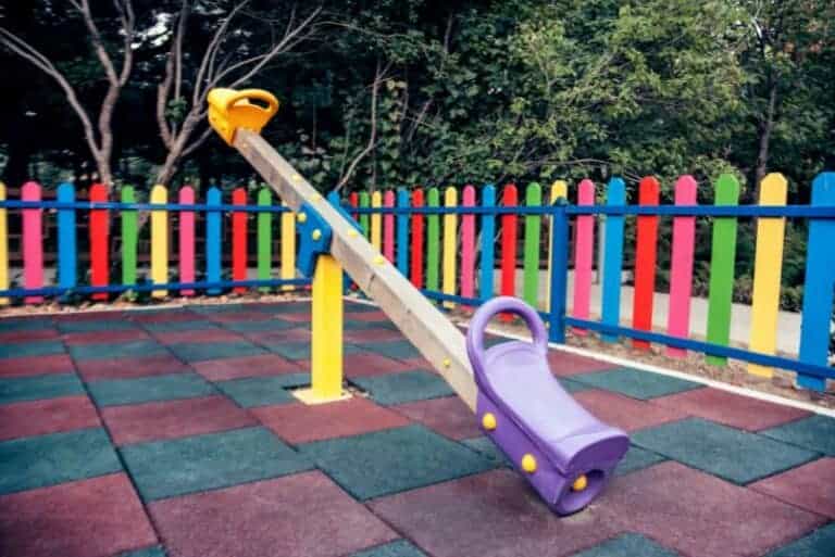 12 Playground Equipment Names (With Pictures)