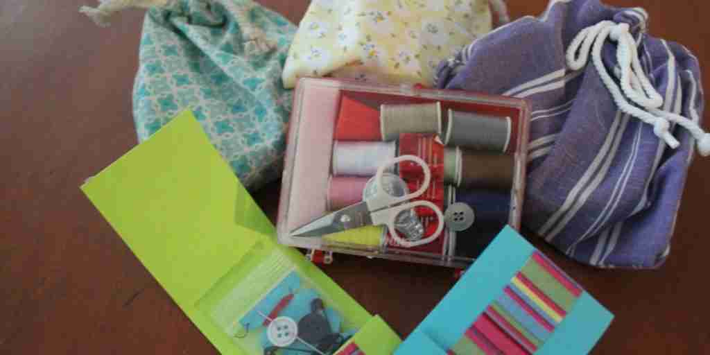 How to Make Purse-size Sewing Kits (a gift everyone will love!) - The ...