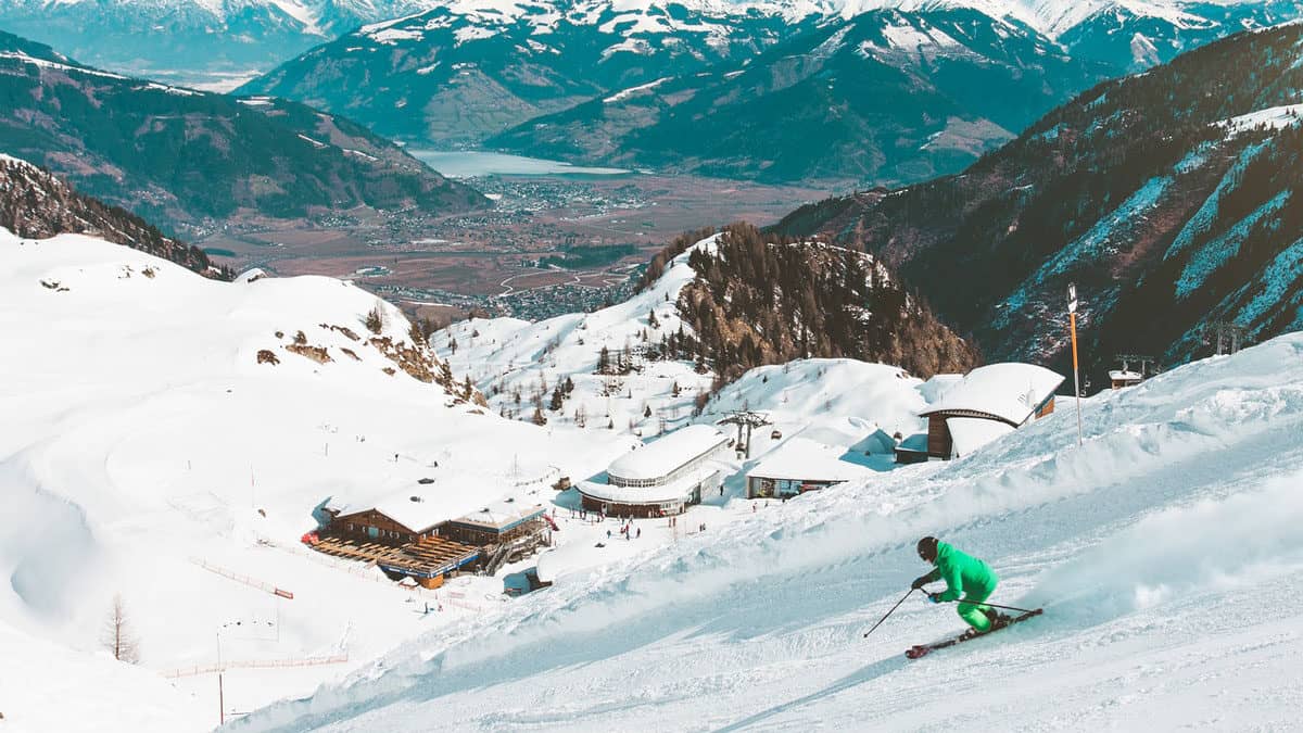 Parallel Skiing: The Ultimate Guide | SnowSunSee