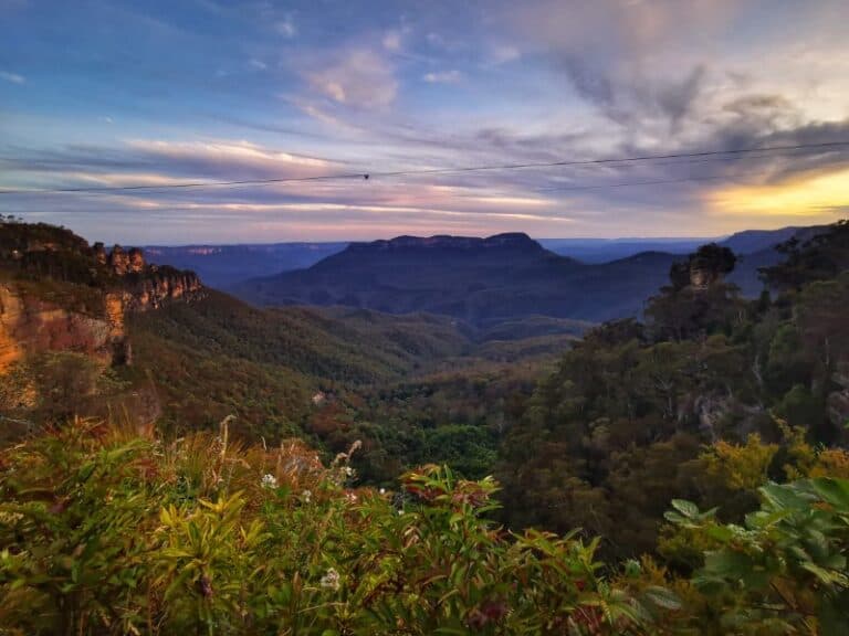 Visiting the Blue Mountains by Train from Sydney - Tales of a Backpacker