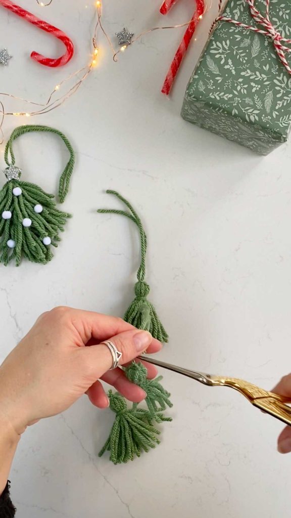 Make a Simple Yarn Christmas Tree Garland
