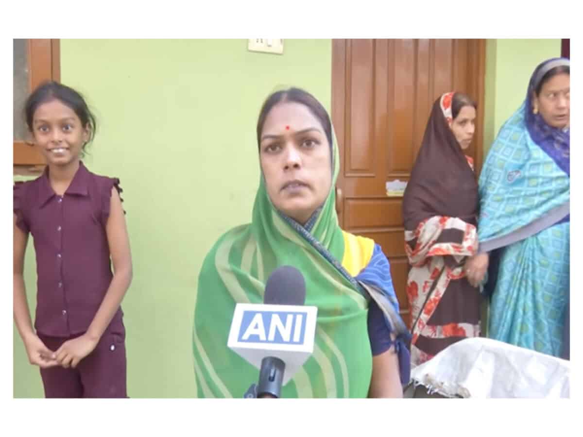 Residents raise serious sanitation concerns, allege overflowing sewage ...