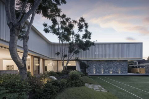 Boomerang House in Ascot by Joe Adsett Architects
