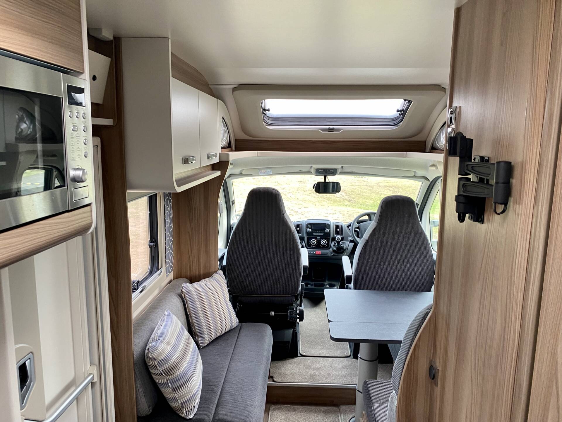 Swift Escape 684 4 Berth Motorhome (2019) - Bridgend Leisure Vehicles