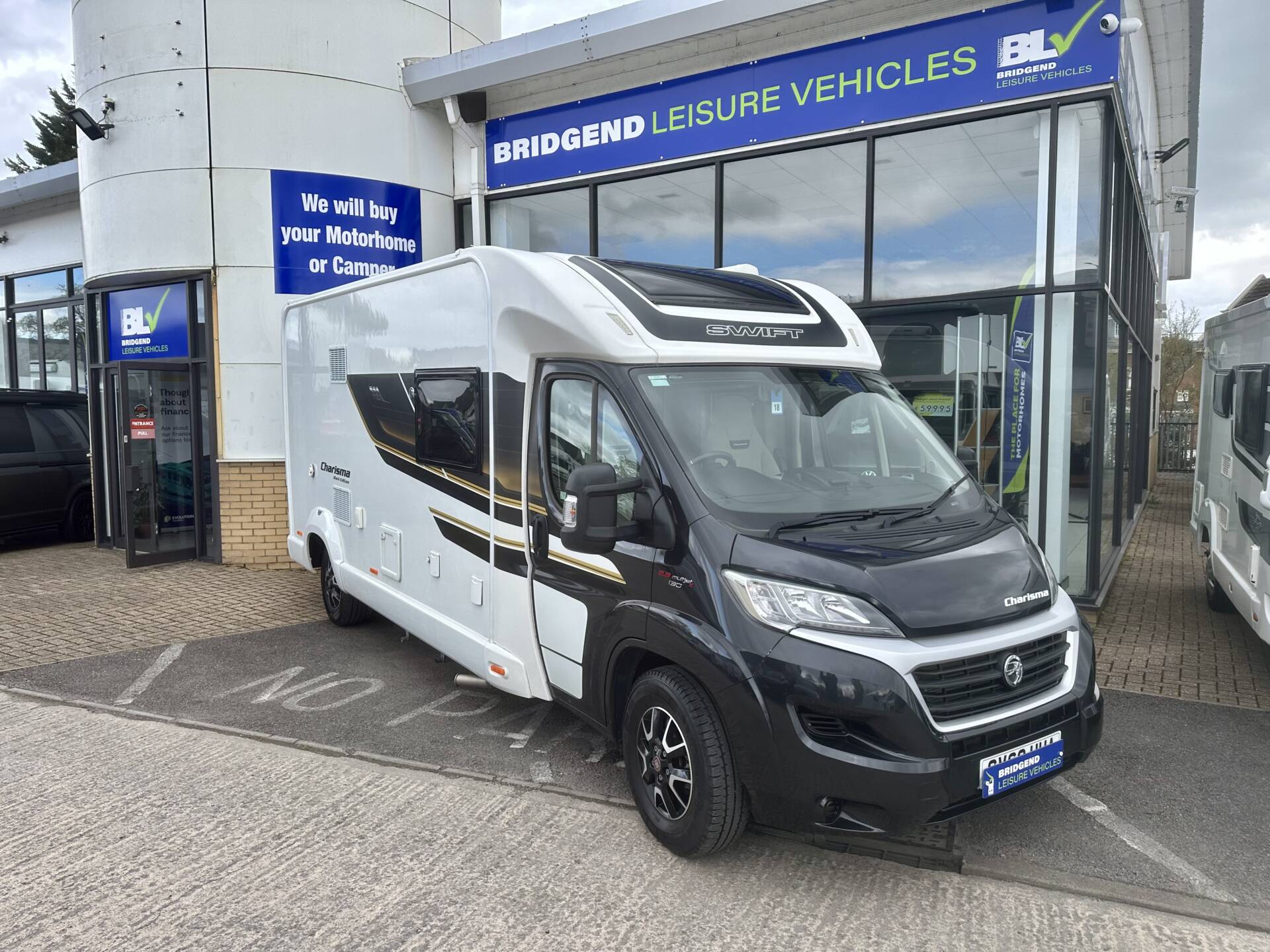 Swift Charisma 695 Black Edition 6 Berth Motorhome (2018) - Bridgend ...
