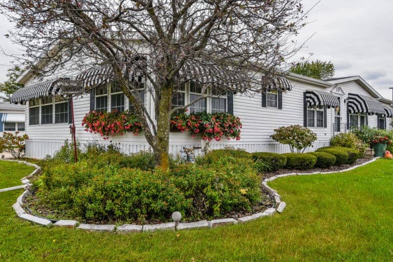 22 MAPLE RIDGE | Hometown America