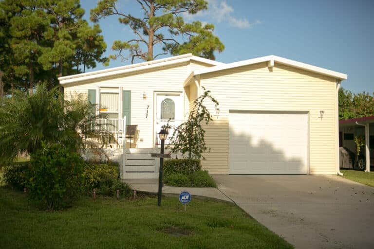 805 SUN RAY COURT | Hometown America