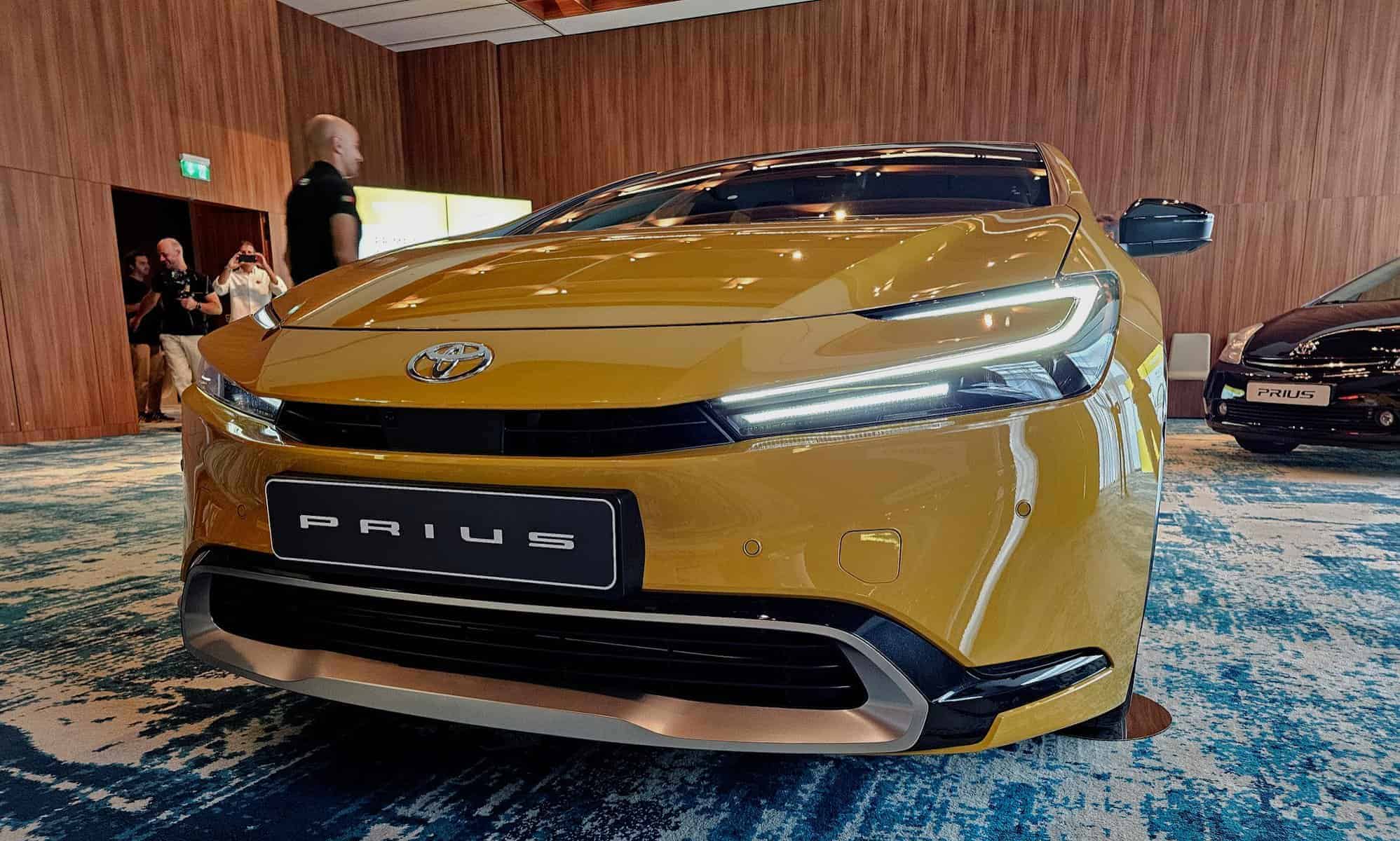 (Hands-On) Toyota Prius: Nova geração do ícone! - Leak
