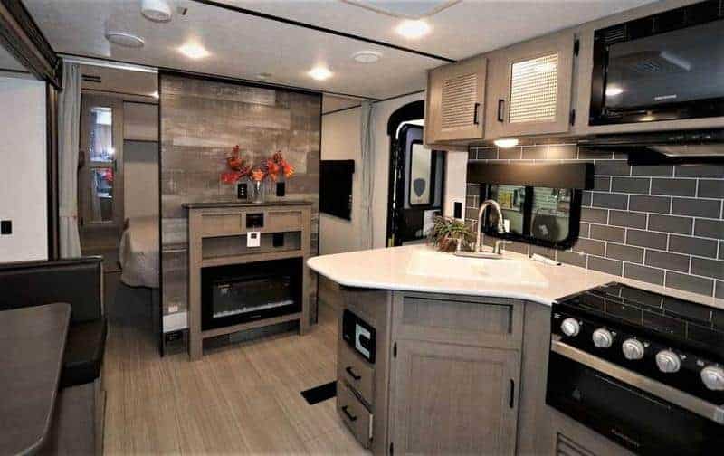 2021 Keystone Hideout 24BH with Double Size Bunks - RENT RV BC