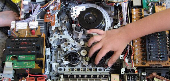 How to Fix a Vcr That Won't Turn on | 10 Reasons 2025