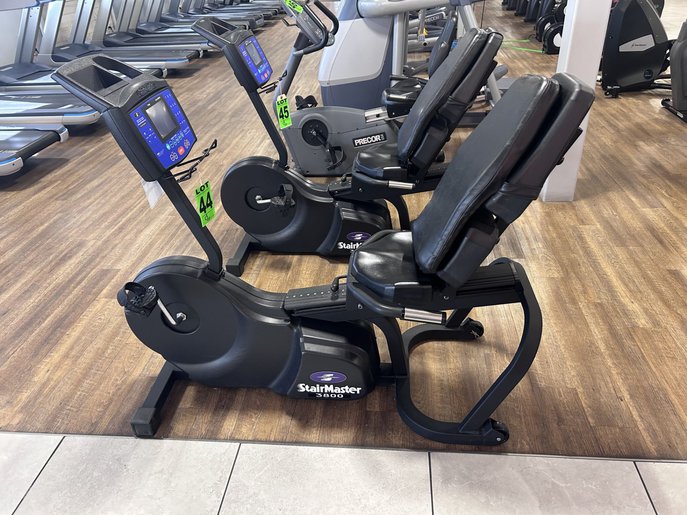 STAIRMASTER MOD. MOMENTUM 3800RC RECUMBENT STATIONARY EXERCISE BIKE - AuctionsOntario.ca